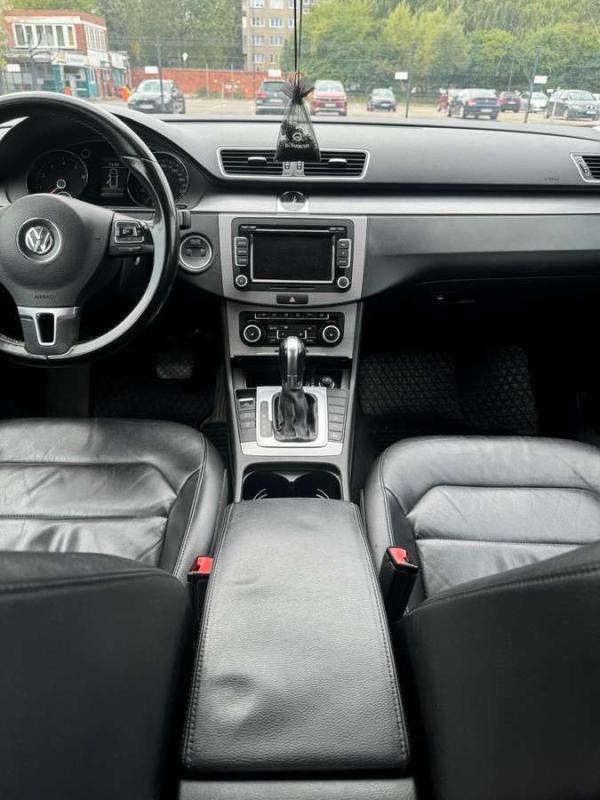 Pelēks Volkswagen Passat 2011 Kauņa, ar dzinēja tilpumu 1.39 L un nobraukumu 234 tūkst. km par 4400 €, foto 10 vietnē AUTOMOTO.COM.LV