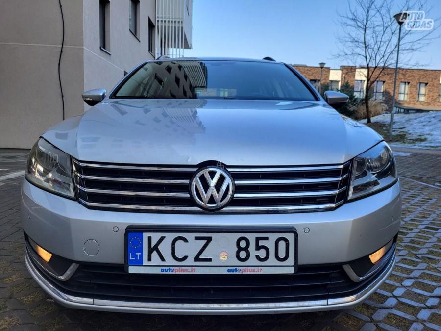 Pelēks Volkswagen Passat 2011 Viļņa, ar dzinēja tilpumu 2.00 L un nobraukumu 320 tūkst. km par 5250 €, foto 2 vietnē AUTOMOTO.COM.LV