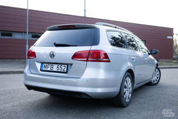 Pelēks Volkswagen Passat 2011 Šalčininkai, ar dzinēja tilpumu 1.60 L un nobraukumu 246 tūkst. km par 3800 €, foto 5 vietnē AUTOMOTO.COM.LV