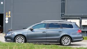 Pelēks Volkswagen Passat 2011 Kauņa, ar dzinēja tilpumu 2.00 L un nobraukumu 349 tūkst. km par 4800 €, foto 24 vietnē AUTOMOTO.COM.LV