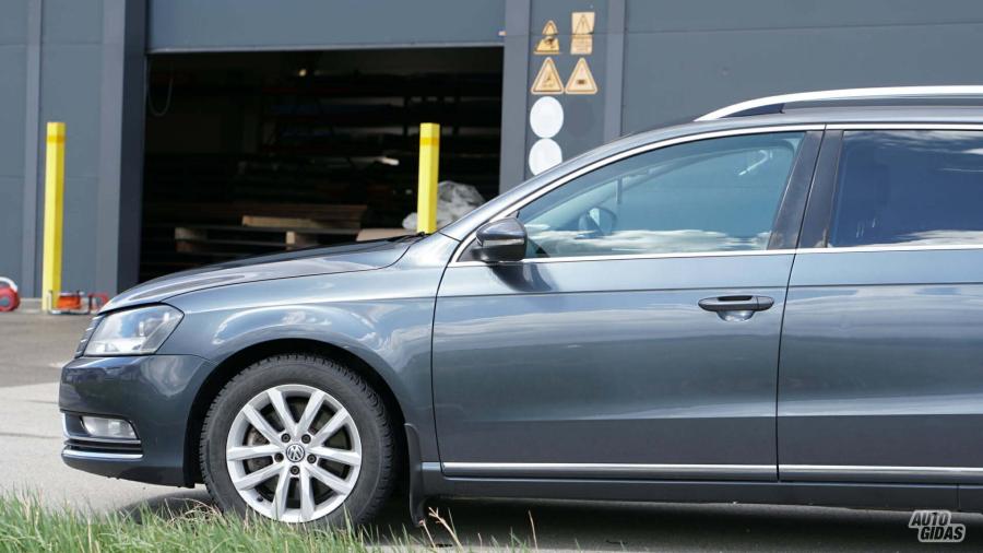 Pelēks Volkswagen Passat 2011 Kauņa, ar dzinēja tilpumu 2.00 L un nobraukumu 349 tūkst. km par 4800 €, foto 26 vietnē AUTOMOTO.COM.LV