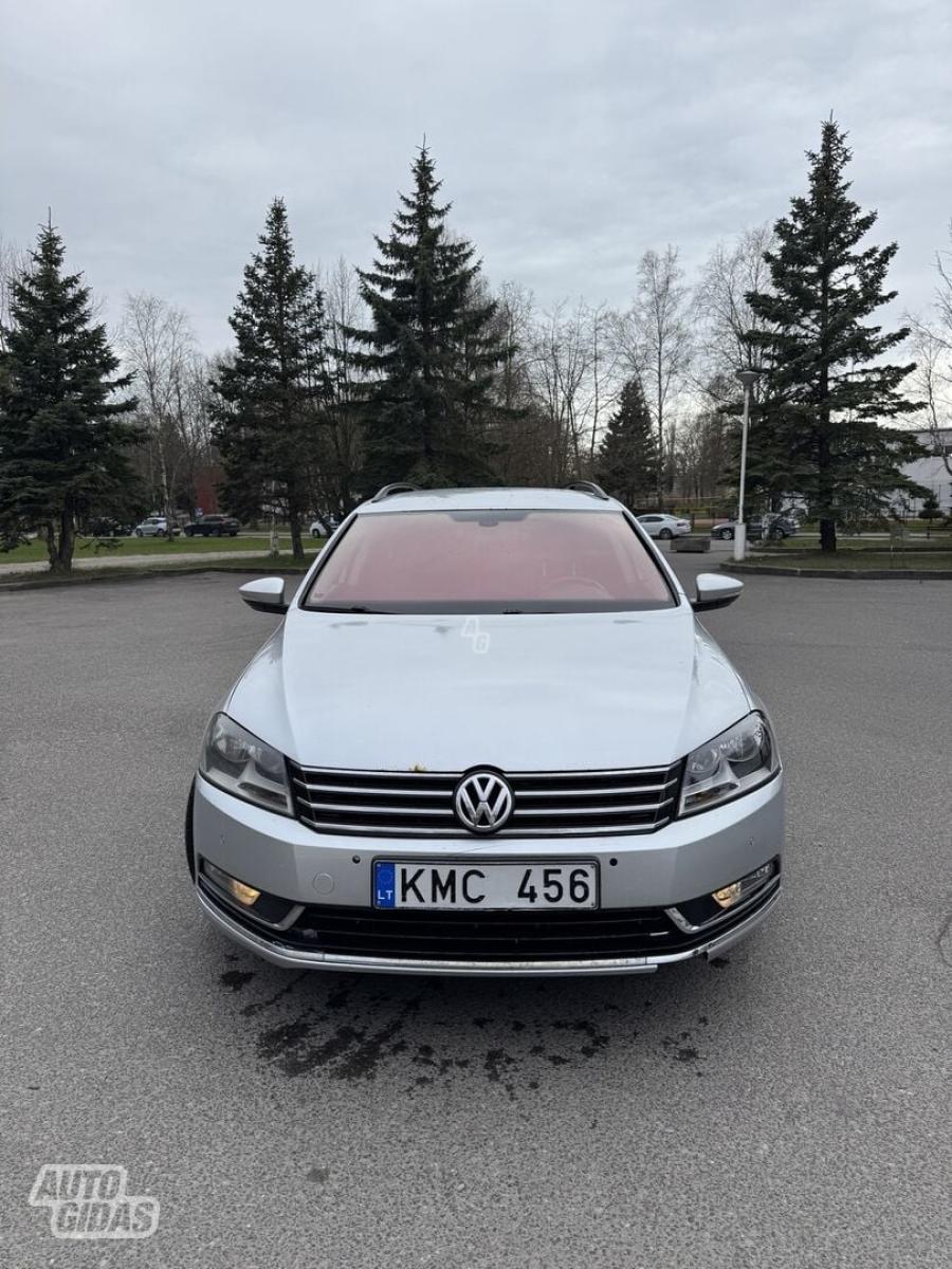 Grey Volkswagen Passat 2011 in Klaipeda, with an engine capacity of 2.00 L and mileage of 409 thousand km for 2600 €, photo 4 on AUTOMOTO.COM.LV