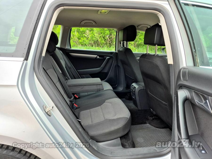 Pelēks Volkswagen Passat 2011 Tallina, ar dzinēja tilpumu 1.60 L un nobraukumu 401 tūkst. km par 1990 €, foto 8 vietnē AUTOMOTO.COM.LV