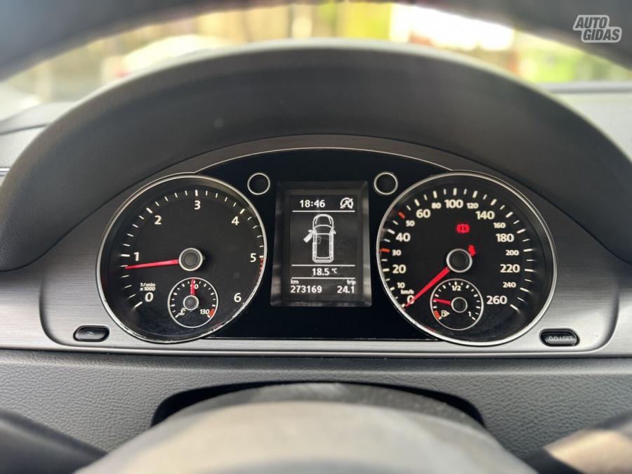 Pelēks Volkswagen Passat 2011 Kauņa, ar dzinēja tilpumu 1.60 L un nobraukumu 269 tūkst. km par 4999 €, foto 14 vietnē AUTOMOTO.COM.LV