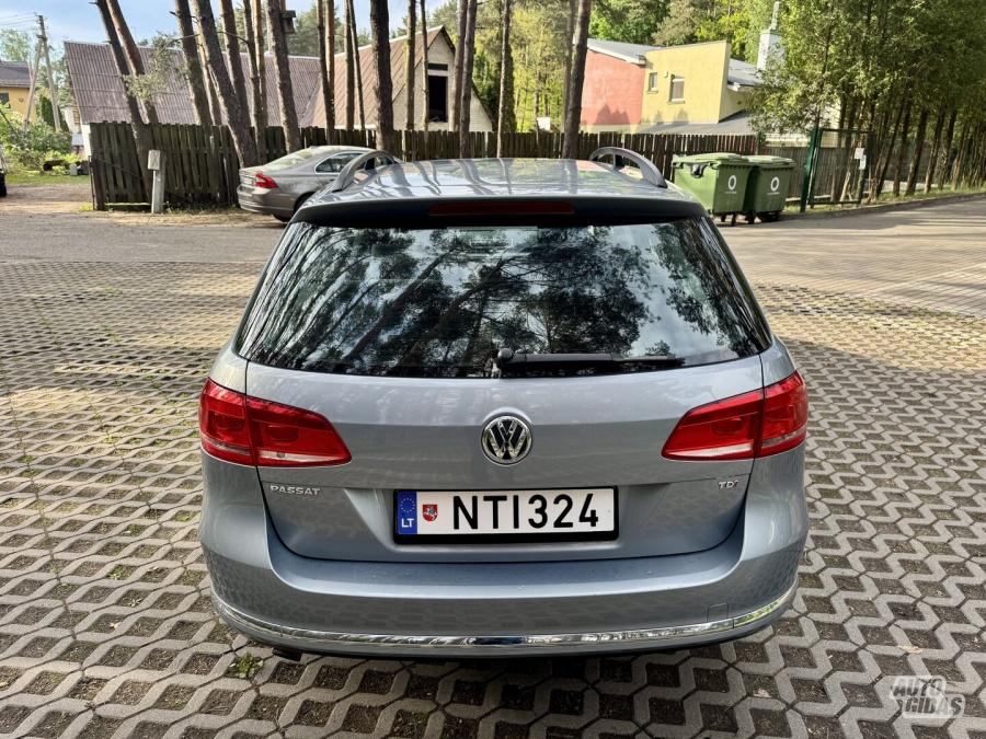 Pelēks Volkswagen Passat 2011 Kauņa, ar dzinēja tilpumu 1.60 L un nobraukumu 269 tūkst. km par 4999 €, foto 21 vietnē AUTOMOTO.COM.LV