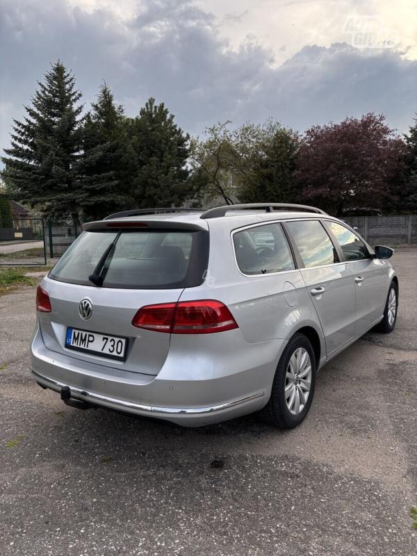 Grey Volkswagen Passat 2011 in Joniskis, with an engine capacity of 1.60 L and mileage of 194 thousand km for 3800 €, photo 10 on AUTOMOTO.COM.LV