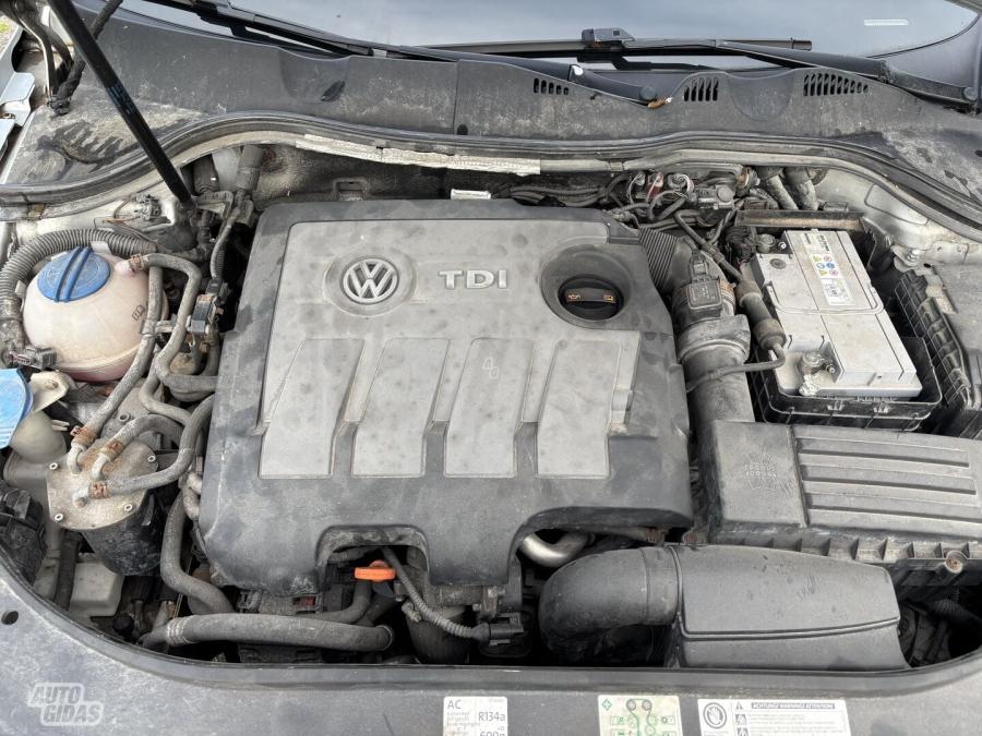 Grey Volkswagen Passat 2011 in Joniskis, with an engine capacity of 1.60 L and mileage of 194 thousand km for 3800 €, photo 18 on AUTOMOTO.COM.LV