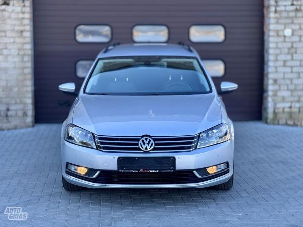 Pelēks Volkswagen Passat 2011 Kretinga, ar dzinēja tilpumu 2.00 L un nobraukumu 368 tūkst. km par 4550 €, foto 2 vietnē AUTOMOTO.COM.LV