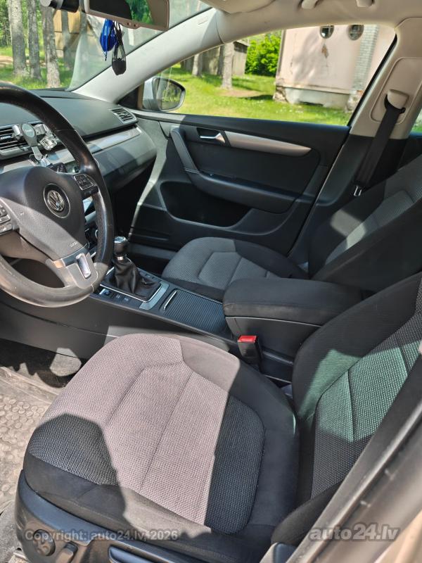 Pelēks Volkswagen Passat 2011 Narva, ar dzinēja tilpumu 2.00 L un nobraukumu 278 tūkst. km par 5500 €, foto 4 vietnē AUTOMOTO.COM.LV