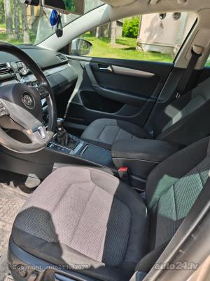 Grey Volkswagen Passat 2011 in Narva, with an engine capacity of 2.00 L and mileage of 278 thousand km for 5500 €, photo 5 on AUTOMOTO.COM.LV