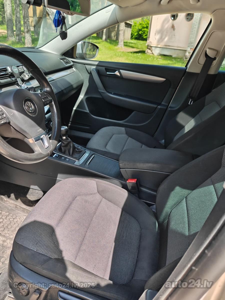 Grey Volkswagen Passat 2011 in Narva, with an engine capacity of 2.00 L and mileage of 278 thousand km for 5500 €, photo 5 on AUTOMOTO.COM.LV
