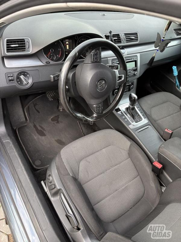 Grey Volkswagen Passat 2011 in Prienai, with an engine capacity of 2.00 L and mileage of 340 thousand km for 4400 €, photo 10 on AUTOMOTO.COM.LV