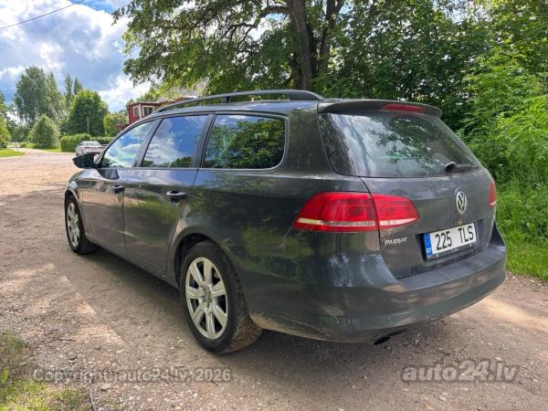 Grey Volkswagen Passat 2011 in Viljandi, with an engine capacity of 1.60 L and mileage of 435 thousand km for 2190 €, photo 4 on AUTOMOTO.COM.LV