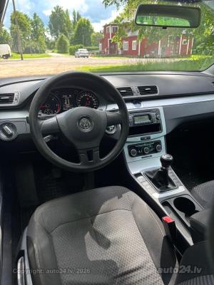 Pelēks Volkswagen Passat 2011 Viljandi, ar dzinēja tilpumu 1.60 L un nobraukumu 435 tūkst. km par 2190 €, foto 6 vietnē AUTOMOTO.COM.LV