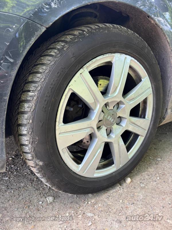 Grey Volkswagen Passat 2011 in Viljandi, with an engine capacity of 1.60 L and mileage of 435 thousand km for 2190 €, photo 10 on AUTOMOTO.COM.LV