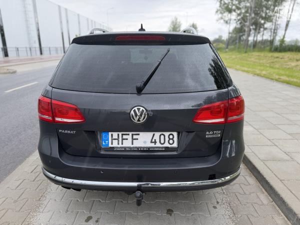Grey Volkswagen Passat 2011 in Vilnius, with an engine capacity of 2.00 L and mileage of 460 thousand km for 3500 €, photo 3 on AUTOMOTO.COM.LV
