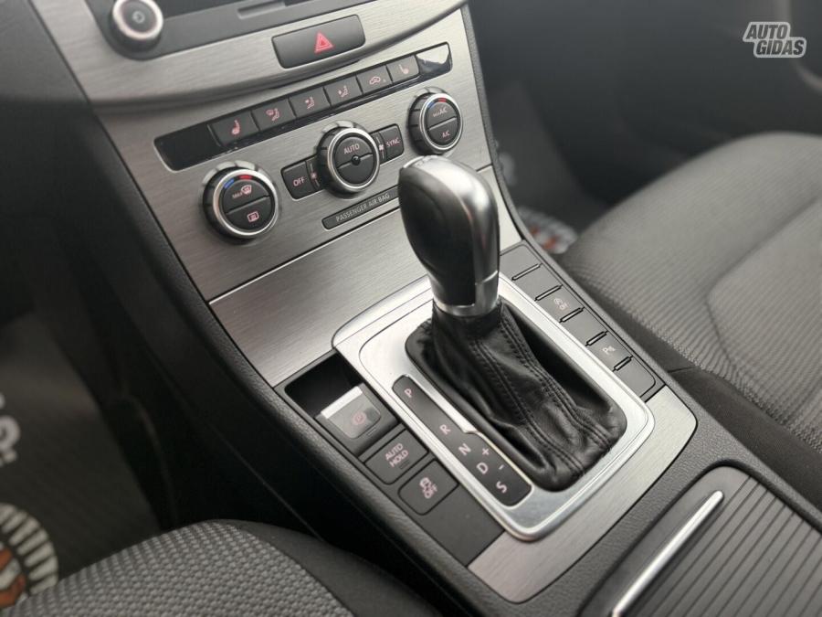 Pelēks Volkswagen Passat 2011 Viļņa, ar dzinēja tilpumu 2.00 L un nobraukumu 460 tūkst. km par 3500 €, foto 17 vietnē AUTOMOTO.COM.LV