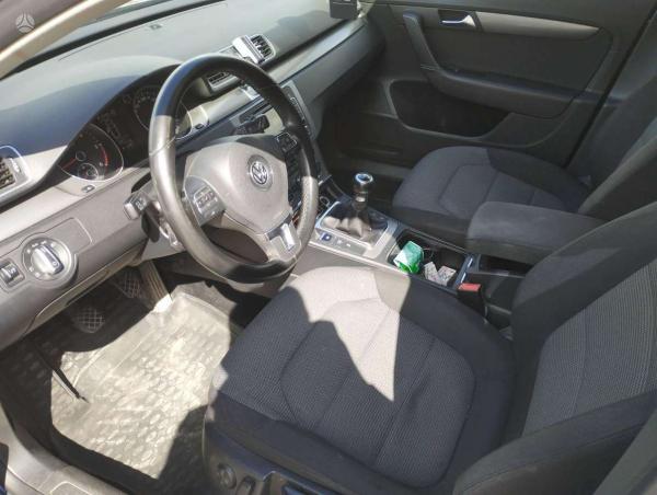 Pelēks Volkswagen Passat 2011 Kaišiadorys, ar dzinēja tilpumu 1.60 L un nobraukumu 329 tūkst. km par 4000 €, foto 9 vietnē AUTOMOTO.COM.LV