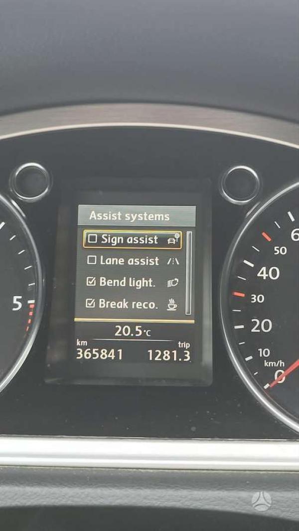 Grey Volkswagen Passat 2011 in Vilnius, with an engine capacity of 1.97 L and mileage of 366 thousand km for 5200 €, photo 4 on AUTOMOTO.COM.LV