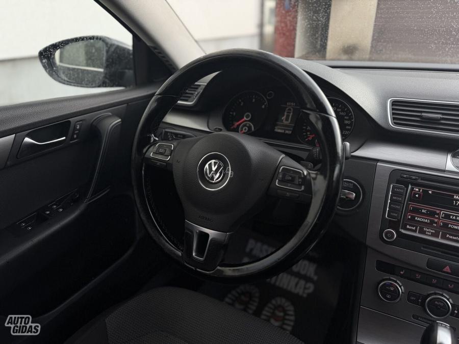 Grey Volkswagen Passat 2011 in Vilnius, with an engine capacity of 2.00 L and mileage of 459 thousand km for 3490 €, photo 23 on AUTOMOTO.COM.LV
