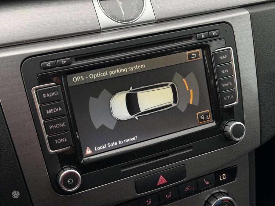 Pelēks Volkswagen Passat 2011 Viļņa, ar dzinēja tilpumu 1.97 L un nobraukumu 459 tūkst. km par 3490 €, foto 23 vietnē AUTOMOTO.COM.LV