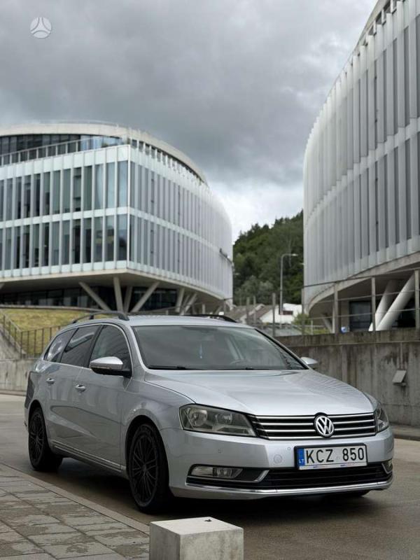 Grey Volkswagen Passat 2011 in Vilnius, with an engine capacity of 1.97 L and mileage of 330 thousand km for 5000 €, photo 2 on AUTOMOTO.COM.LV