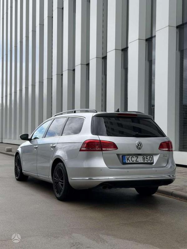 Grey Volkswagen Passat 2011 in Vilnius, with an engine capacity of 1.97 L and mileage of 330 thousand km for 5000 €, photo 4 on AUTOMOTO.COM.LV