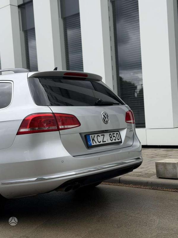 Grey Volkswagen Passat 2011 in Vilnius, with an engine capacity of 1.97 L and mileage of 330 thousand km for 5000 €, photo 5 on AUTOMOTO.COM.LV