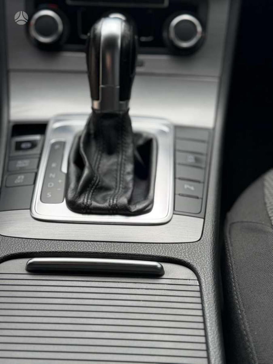 Pelēks Volkswagen Passat 2011 Viļņa, ar dzinēja tilpumu 1.97 L un nobraukumu 330 tūkst. km par 5000 €, foto 11 vietnē AUTOMOTO.COM.LV