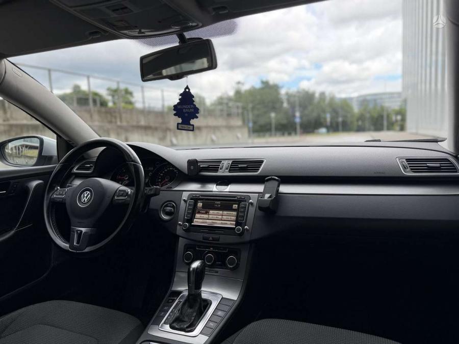 Pelēks Volkswagen Passat 2011 Viļņa, ar dzinēja tilpumu 1.97 L un nobraukumu 330 tūkst. km par 5000 €, foto 16 vietnē AUTOMOTO.COM.LV