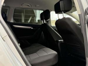 Pelēks Volkswagen Passat 2011 Viļņa, ar dzinēja tilpumu 1.97 L un nobraukumu 330 tūkst. km par 5000 €, foto 17 vietnē AUTOMOTO.COM.LV