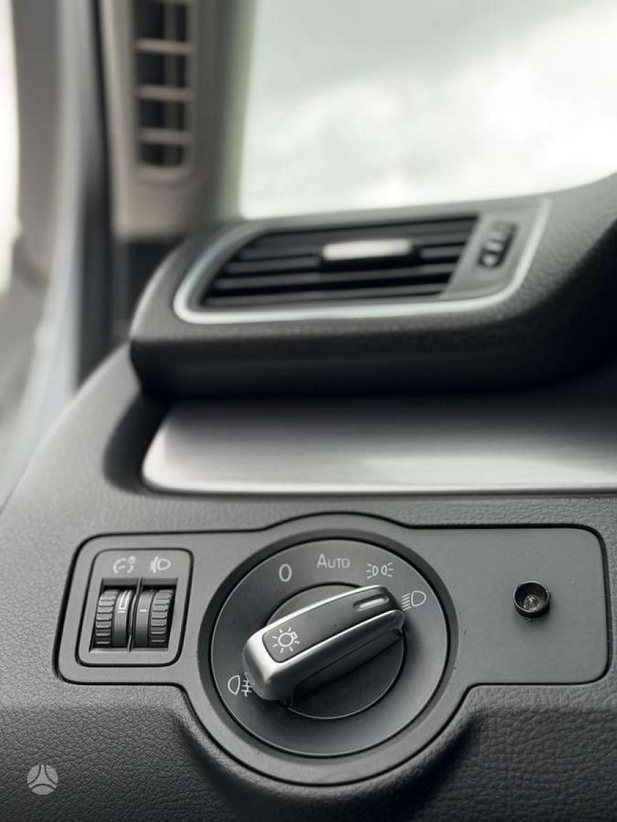 Pelēks Volkswagen Passat 2011 Viļņa, ar dzinēja tilpumu 1.97 L un nobraukumu 330 tūkst. km par 5000 €, foto 23 vietnē AUTOMOTO.COM.LV