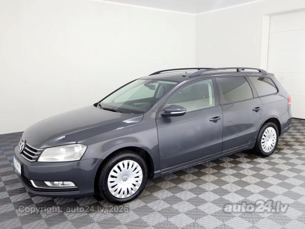 Grey Volkswagen Passat 2011 in Tallinn, with an engine capacity of 2.00 L and mileage of 288 thousand km for 1699 €, photo 2 on AUTOMOTO.COM.LV
