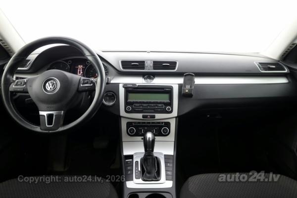 Grey Volkswagen Passat 2011 in Tallinn, with an engine capacity of 2.00 L and mileage of 288 thousand km for 1699 €, photo 5 on AUTOMOTO.COM.LV