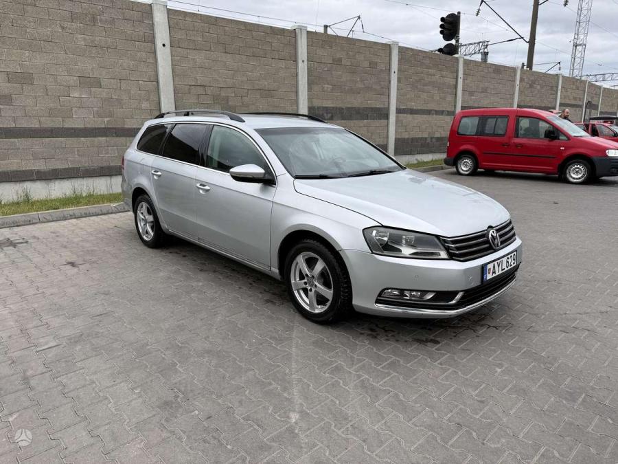 Grey Volkswagen Passat 2011 in Vilnius, with an engine capacity of 1.60 L and mileage of 249 thousand km for 4000 €, photo 9 on AUTOMOTO.COM.LV