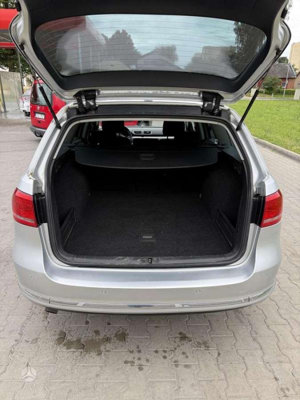 Grey Volkswagen Passat 2011 in Vilnius, with an engine capacity of 1.60 L and mileage of 249 thousand km for 4000 €, photo 9 on AUTOMOTO.COM.LV