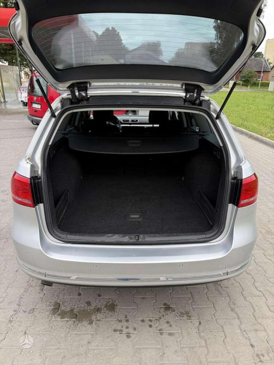 Grey Volkswagen Passat 2011 in Vilnius, with an engine capacity of 1.60 L and mileage of 249 thousand km for 4000 €, photo 10 on AUTOMOTO.COM.LV