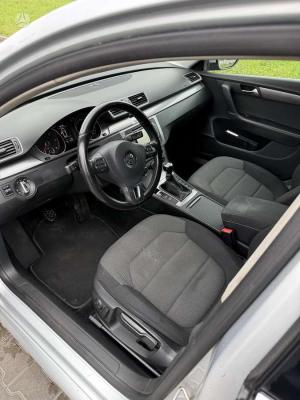 Grey Volkswagen Passat 2011 in Vilnius, with an engine capacity of 1.60 L and mileage of 249 thousand km for 4000 €, photo 11 on AUTOMOTO.COM.LV