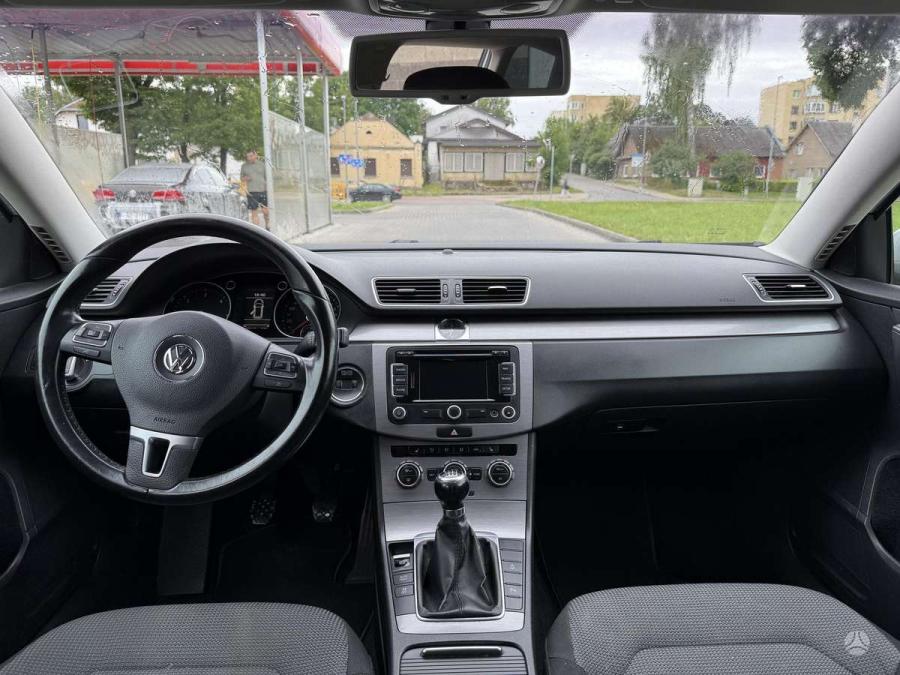 Grey Volkswagen Passat 2011 in Vilnius, with an engine capacity of 1.60 L and mileage of 249 thousand km for 4000 €, photo 13 on AUTOMOTO.COM.LV
