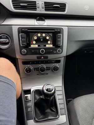 Grey Volkswagen Passat 2011 in Vilnius, with an engine capacity of 1.60 L and mileage of 249 thousand km for 4000 €, photo 14 on AUTOMOTO.COM.LV