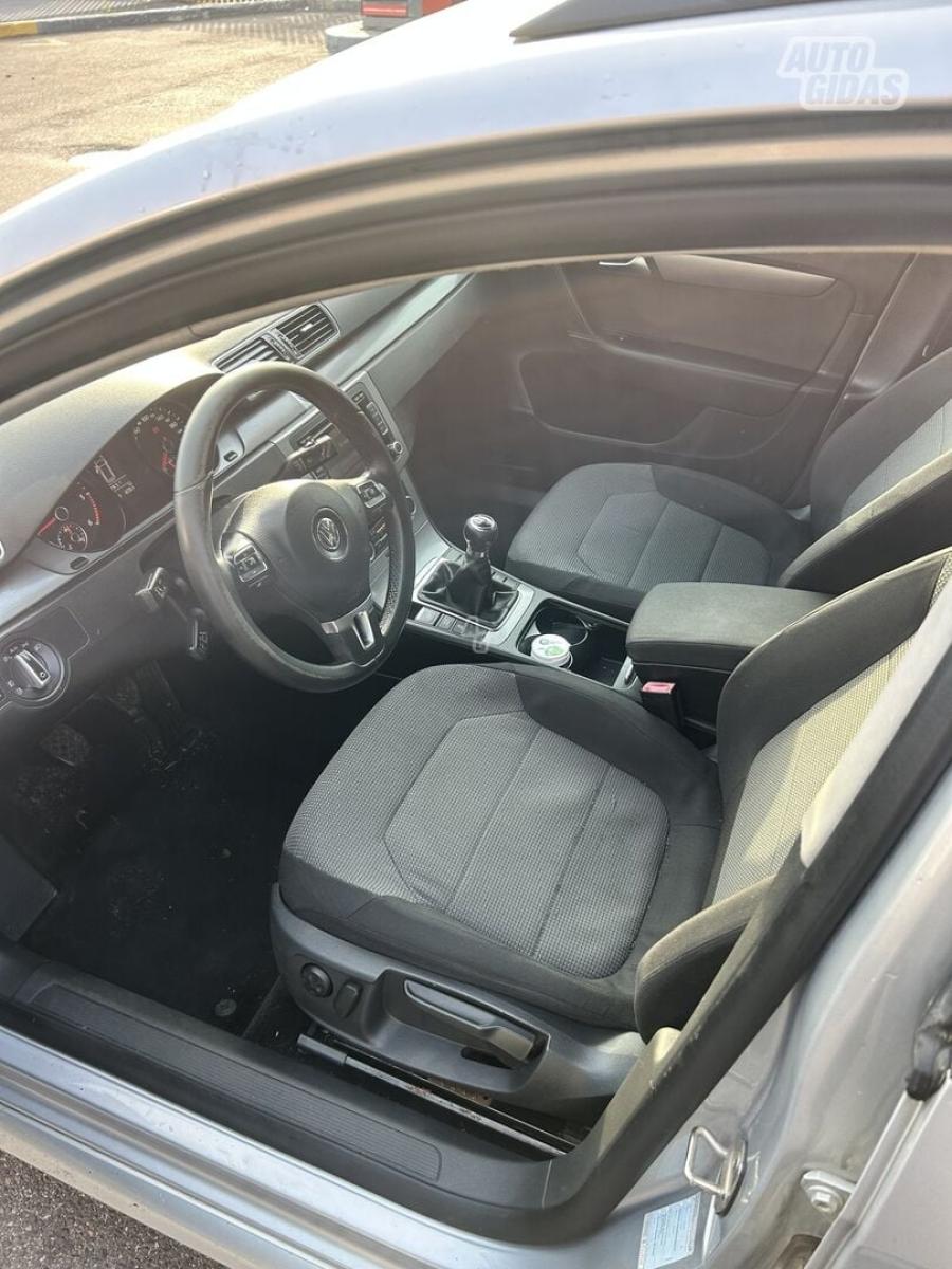 Серый Фольксваген Пассат 2011 в Шилуте, объемом двигателя 1.60 л и пробегом 220 тыс. км за 4300 €, фото 7 на AUTOMOTO.COM.LV