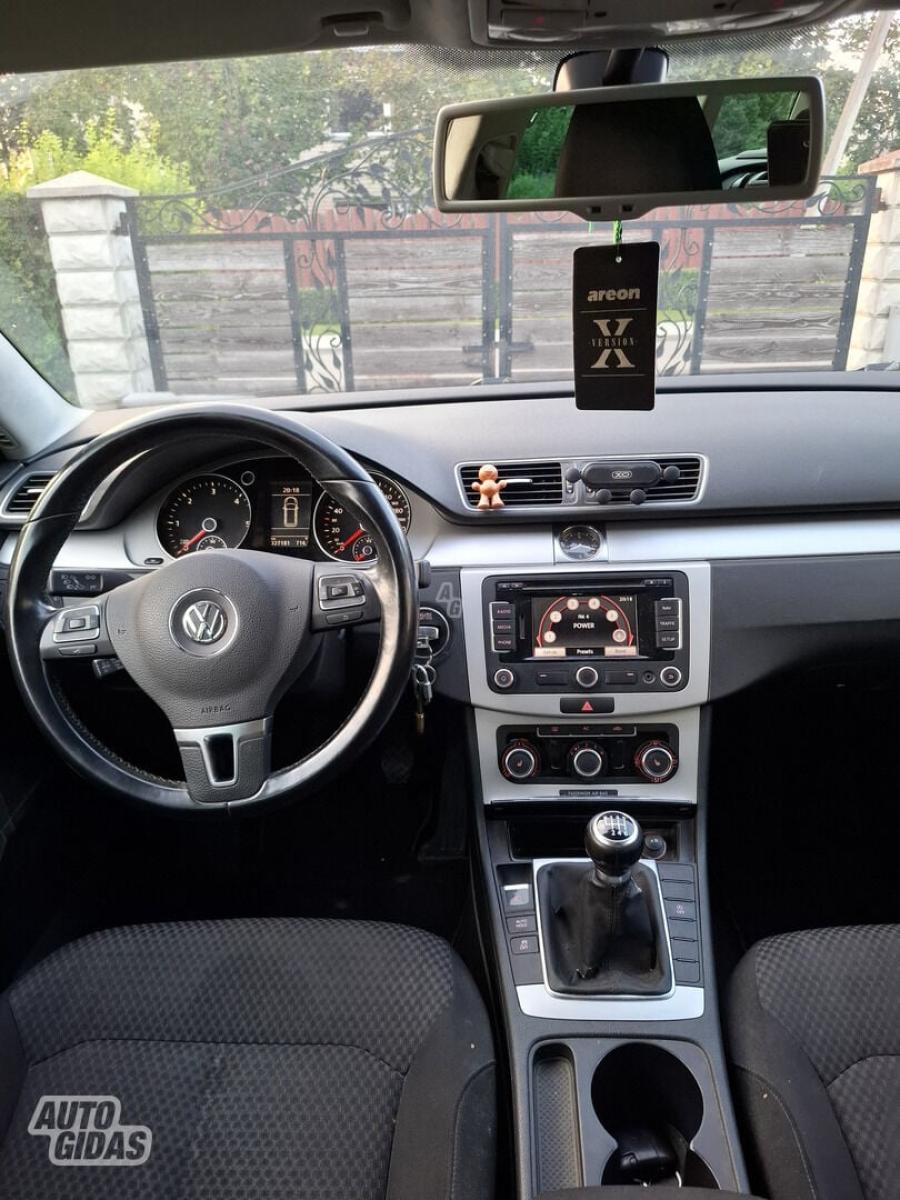 Pelēks Volkswagen Passat 2011 Viļņa, ar dzinēja tilpumu 1.60 L un nobraukumu 327 tūkst. km par 3800 €, foto 11 vietnē AUTOMOTO.COM.LV