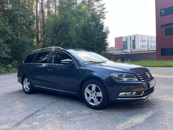Pelēks Volkswagen Passat 2011 Viļņa, ar dzinēja tilpumu 1.39 L un nobraukumu 219 tūkst. km par 3700 €, foto 4 vietnē AUTOMOTO.COM.LV