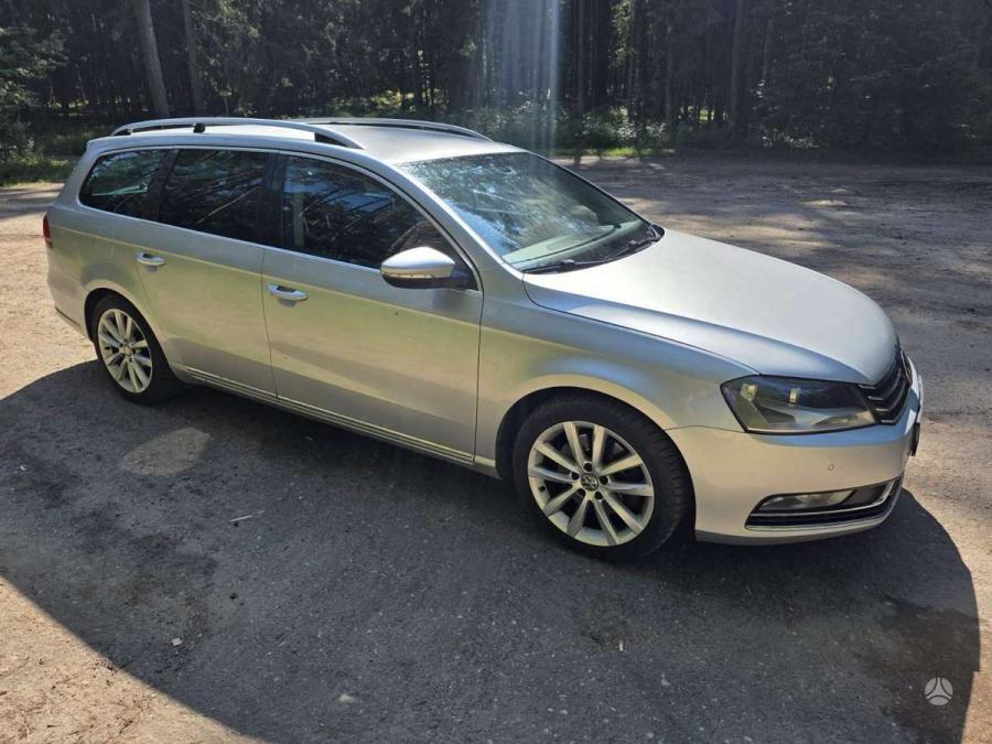 Grey Volkswagen Passat 2011 in Vilnius, with an engine capacity of 2.00 L and mileage of 265 thousand km for 4400 €, photo 3 on AUTOMOTO.COM.LV