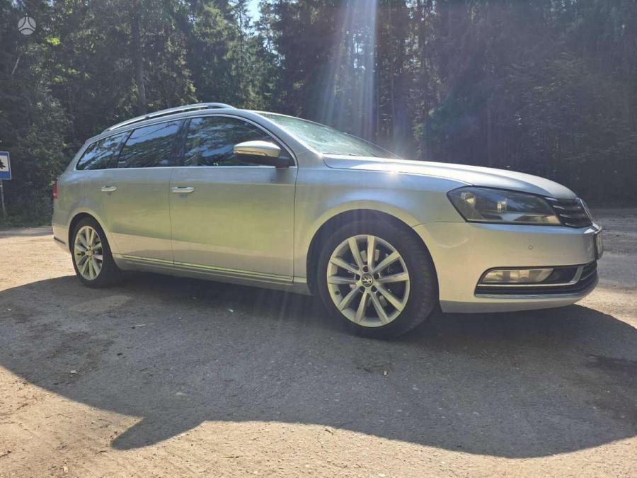 Grey Volkswagen Passat 2011 in Vilnius, with an engine capacity of 2.00 L and mileage of 265 thousand km for 4400 €, photo 5 on AUTOMOTO.COM.LV