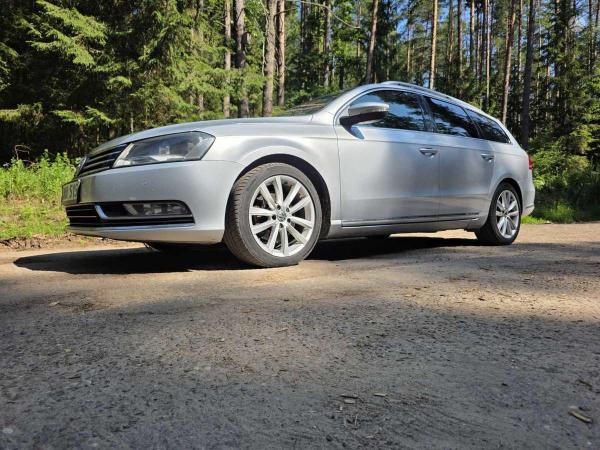 Pelēks Volkswagen Passat 2011 Viļņa, ar dzinēja tilpumu 2.00 L un nobraukumu 265 tūkst. km par 4400 €, foto 5 vietnē AUTOMOTO.COM.LV