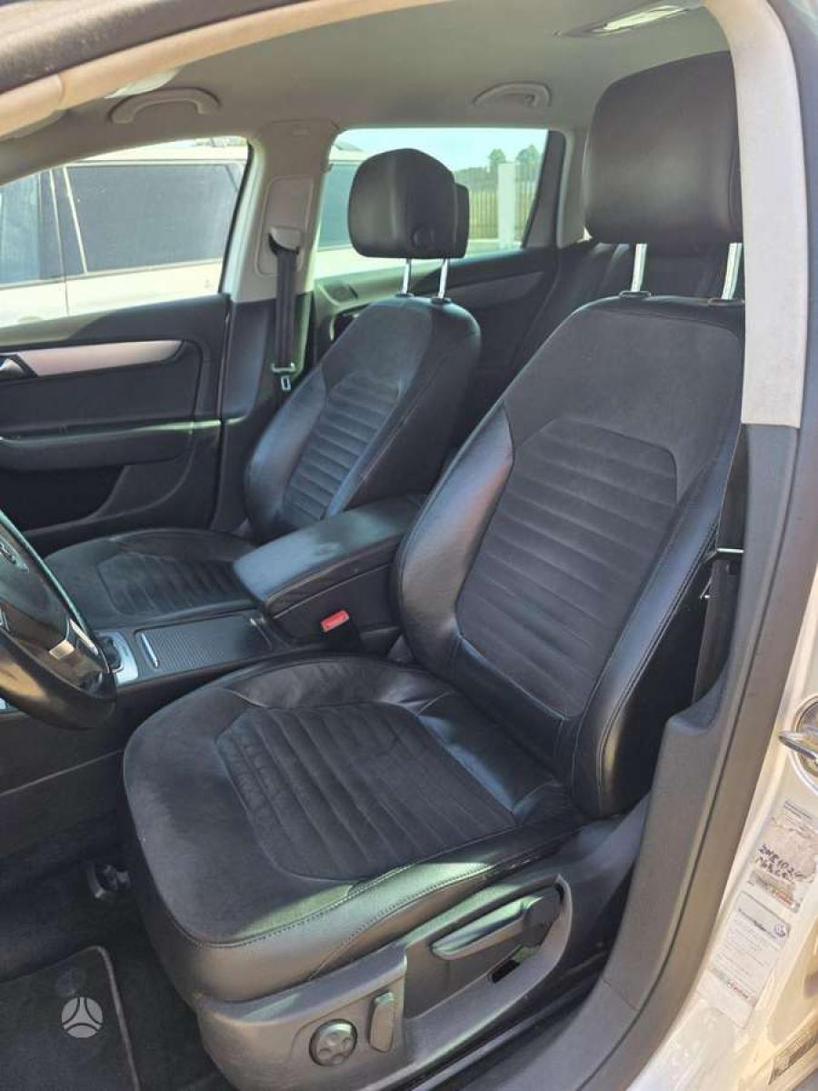 Grey Volkswagen Passat 2011 in Vilnius, with an engine capacity of 2.00 L and mileage of 265 thousand km for 4400 €, photo 15 on AUTOMOTO.COM.LV