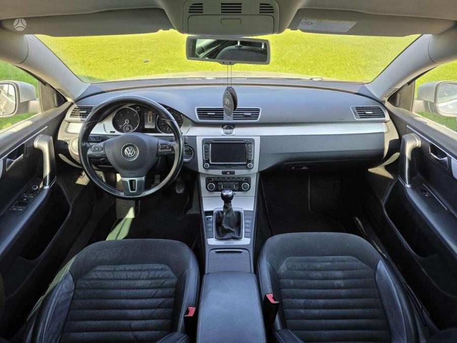 Grey Volkswagen Passat 2011 in Vilnius, with an engine capacity of 2.00 L and mileage of 265 thousand km for 4400 €, photo 16 on AUTOMOTO.COM.LV