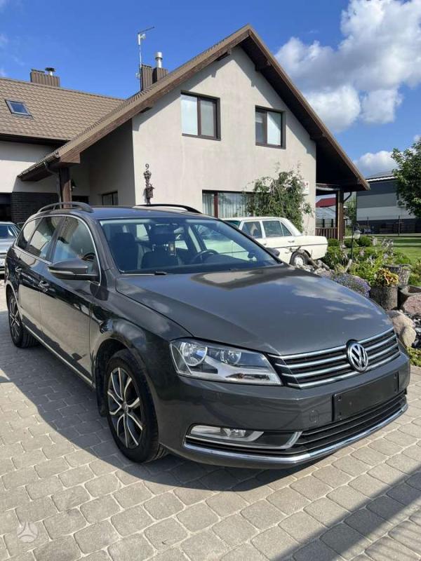 Pelēks Volkswagen Passat 2011 Kauņa, ar dzinēja tilpumu 1.39 L un nobraukumu 237 tūkst. km par 4650 €, foto 1 vietnē AUTOMOTO.COM.LV