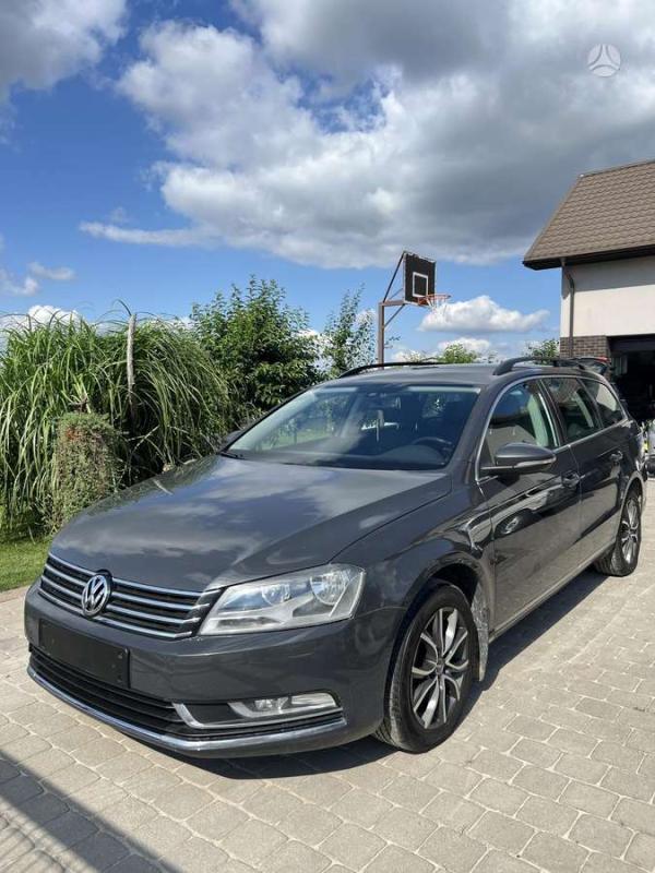 Pelēks Volkswagen Passat 2011 Kauņa, ar dzinēja tilpumu 1.39 L un nobraukumu 237 tūkst. km par 4650 €, foto 2 vietnē AUTOMOTO.COM.LV